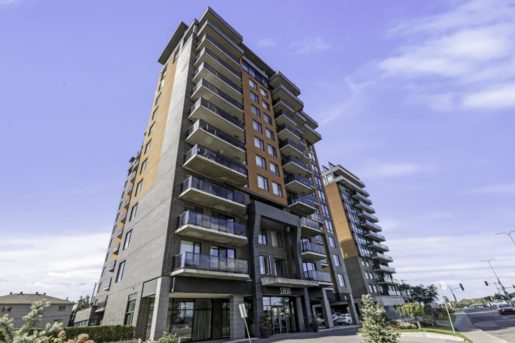 1 bedroom Condo located near Angrignon Park! Condo de 1 chambre à ...